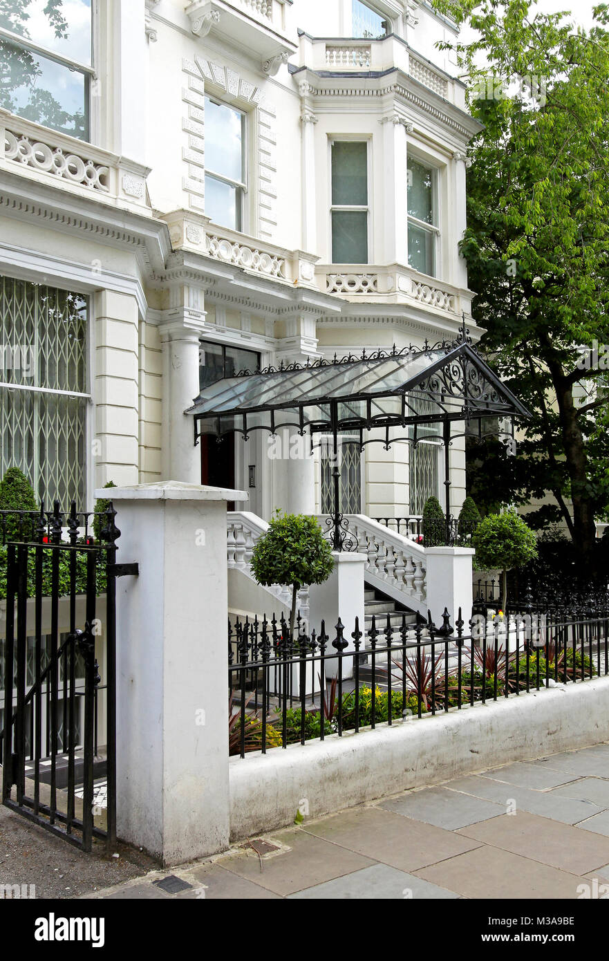 Doorway entrance of typical Victorian style architecture house Stock ...