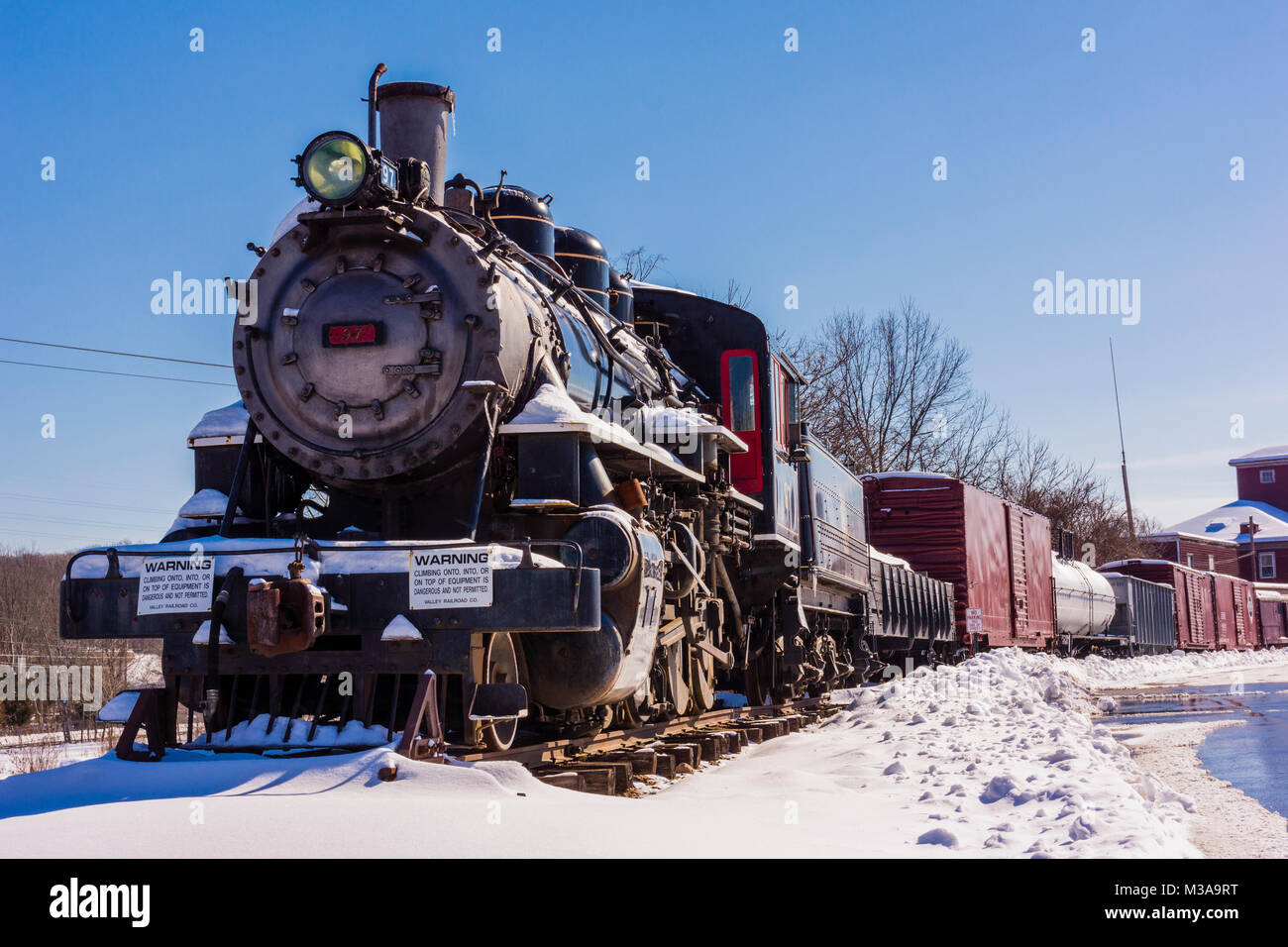 Essex steam train and riverboat hi-res stock photography and images - Alamy