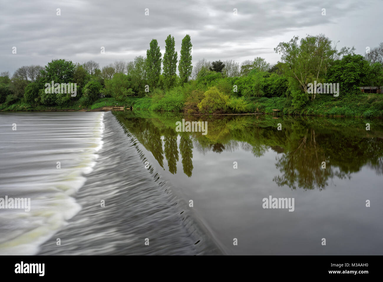 UK,Gloucestershire,Tewkesbury,Upper Lode Weir Stock Photo - Alamy