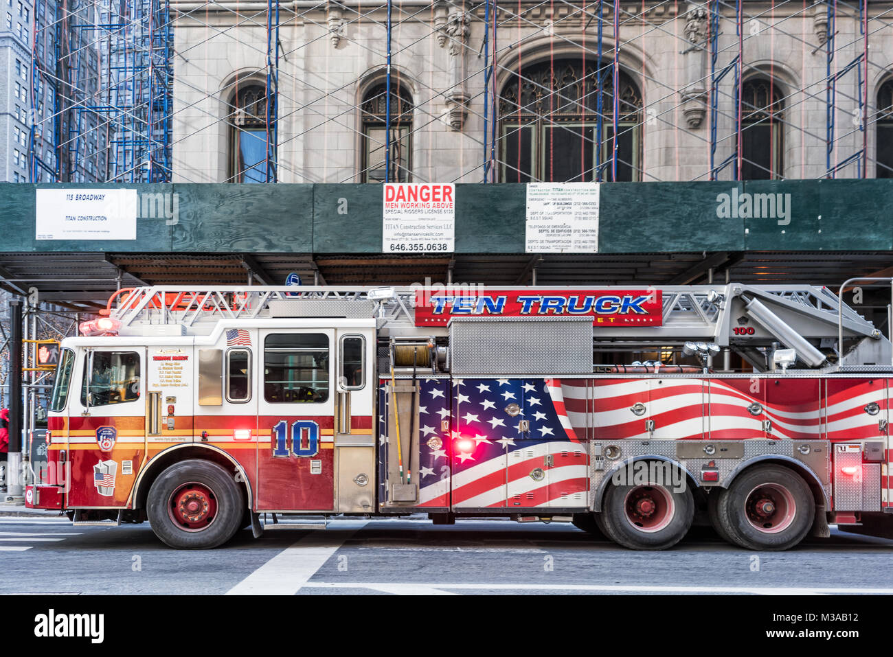 NYC/USA 02 JAN 2018 - Fire truck in new york Stock Photo - Alamy