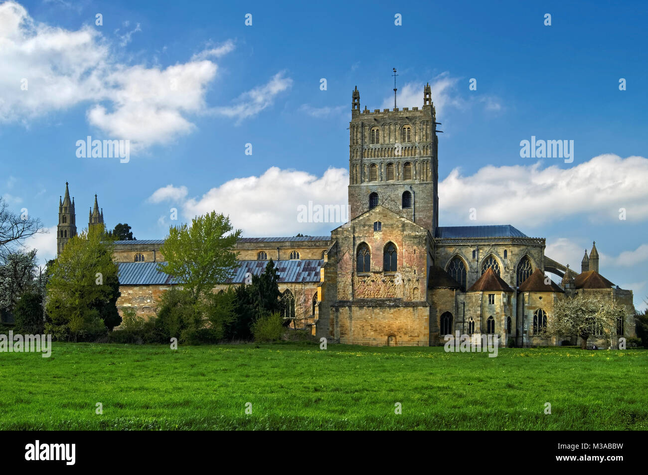 Tewkesbury abbey hi-res stock photography and images - Alamy