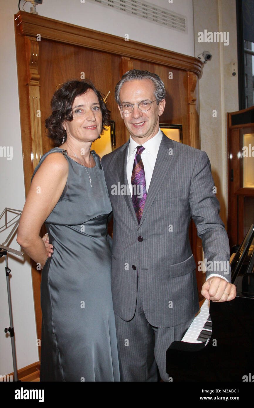 Principal conductor hi-res stock photography and images - Alamy