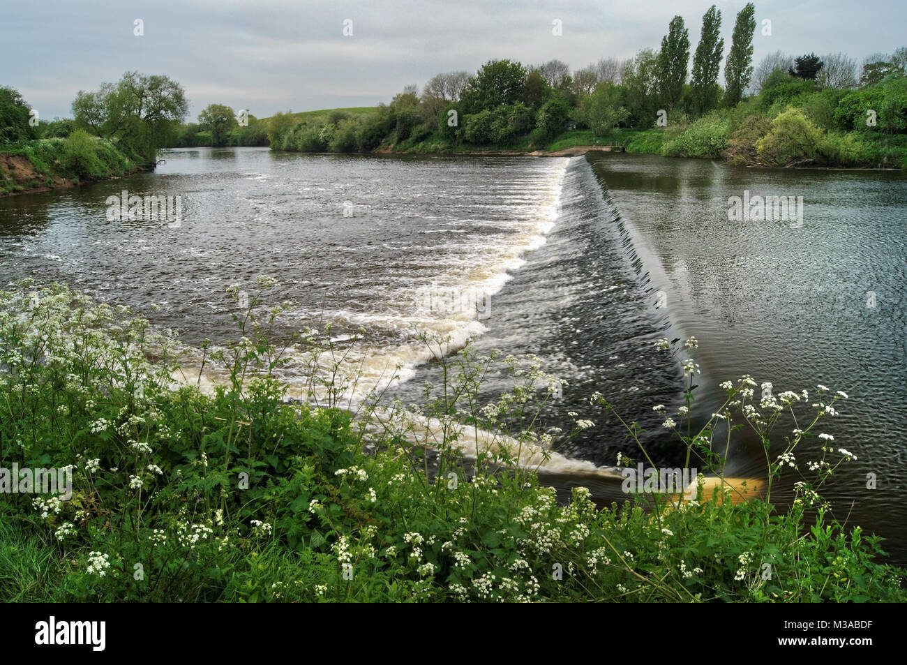 UK,Gloucestershire,Tewkesbury,Upper Lode Weir Stock Photo - Alamy