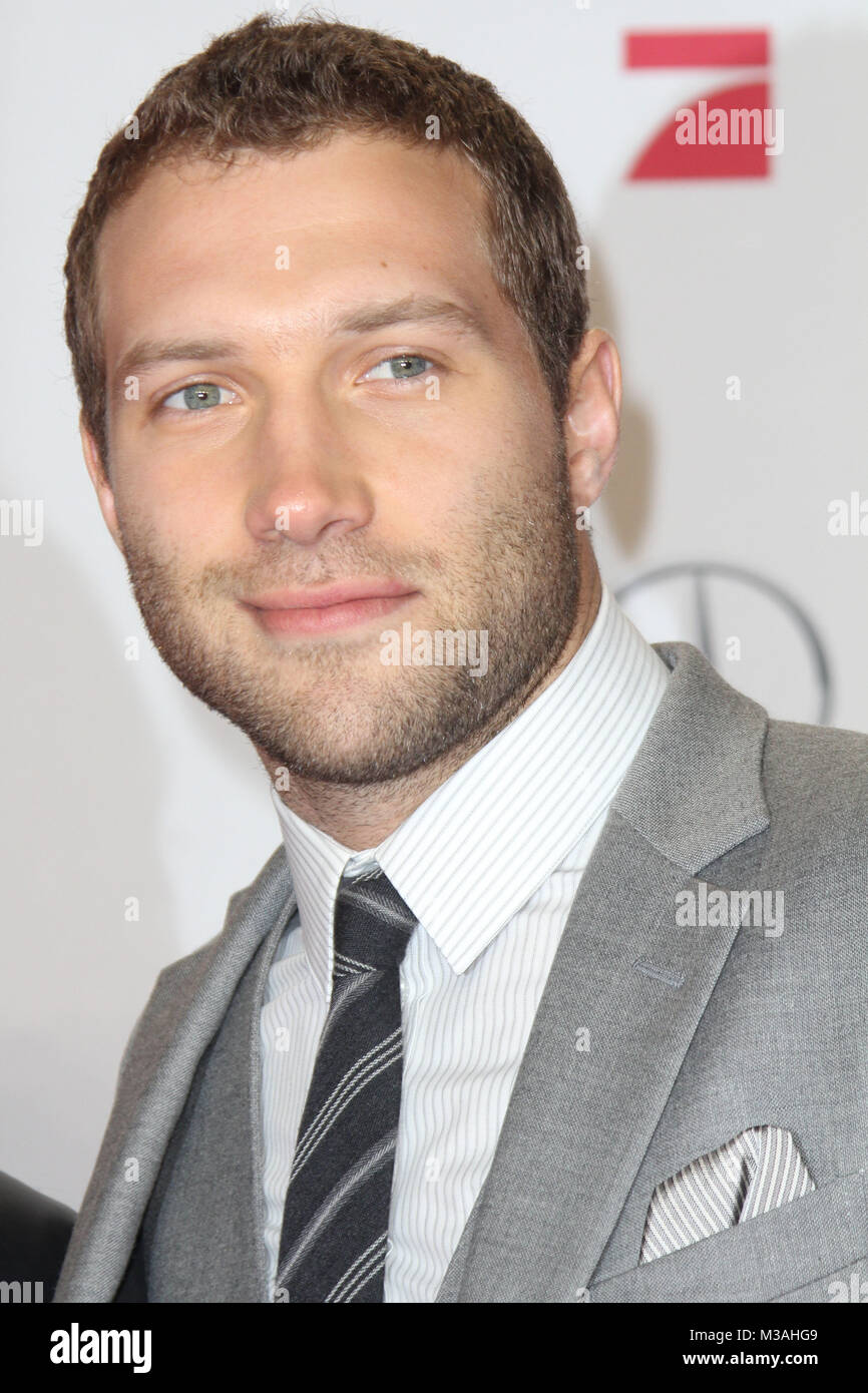 Jai courtney premiere hi-res stock photography and images - Alamy
