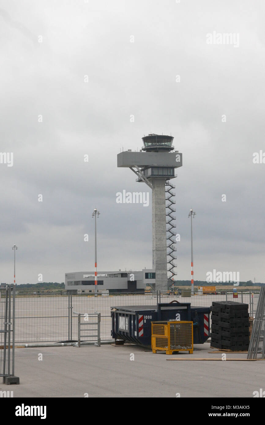 Flugsicherung hi-res stock photography and images - Alamy