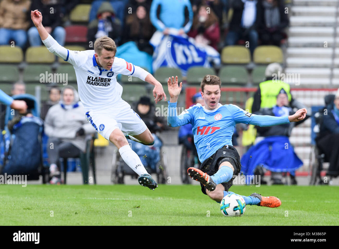 Karlsruhe, Deutschland. 10th Feb, 2018. Marco Thiede (KSC) im duels ...