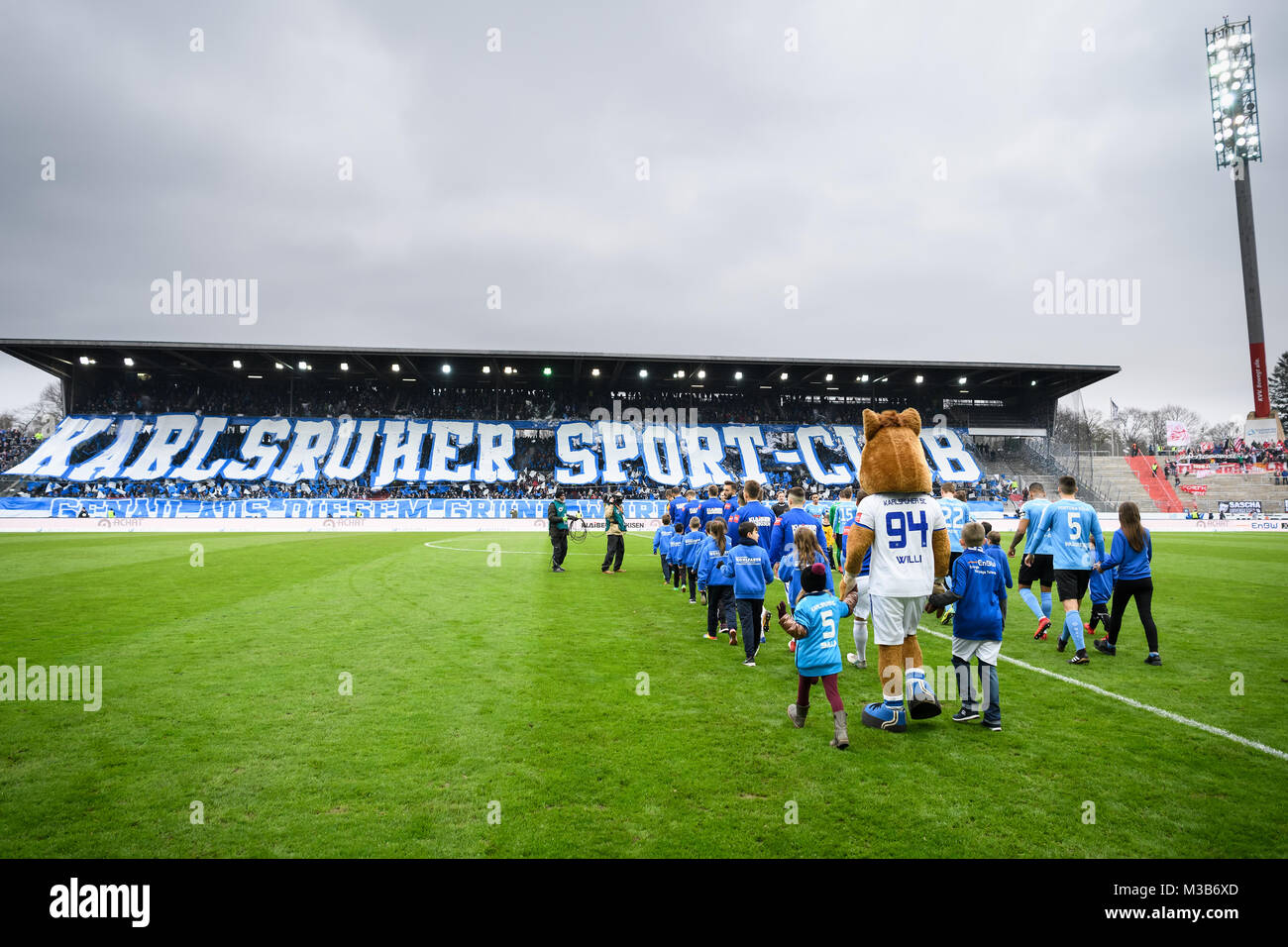Karlsruhe, Deutschland. 10th Feb, 2018. Choreo der KSC Ultras, Fans ...