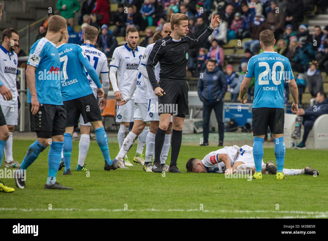 German soccer - KSC vs Fortuna Cologne, score 1:0 - DFB third league ...