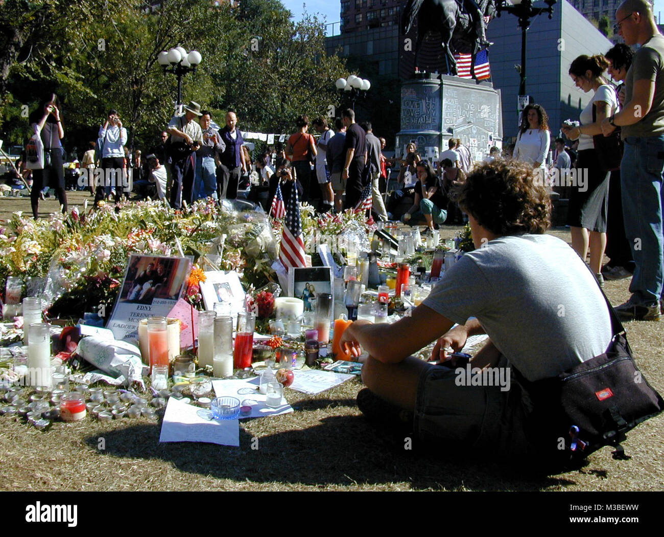 Credit: Walter McBride/MediaPunch UNION SQUARE PARK SEPTEMBER 19, 2001 ...