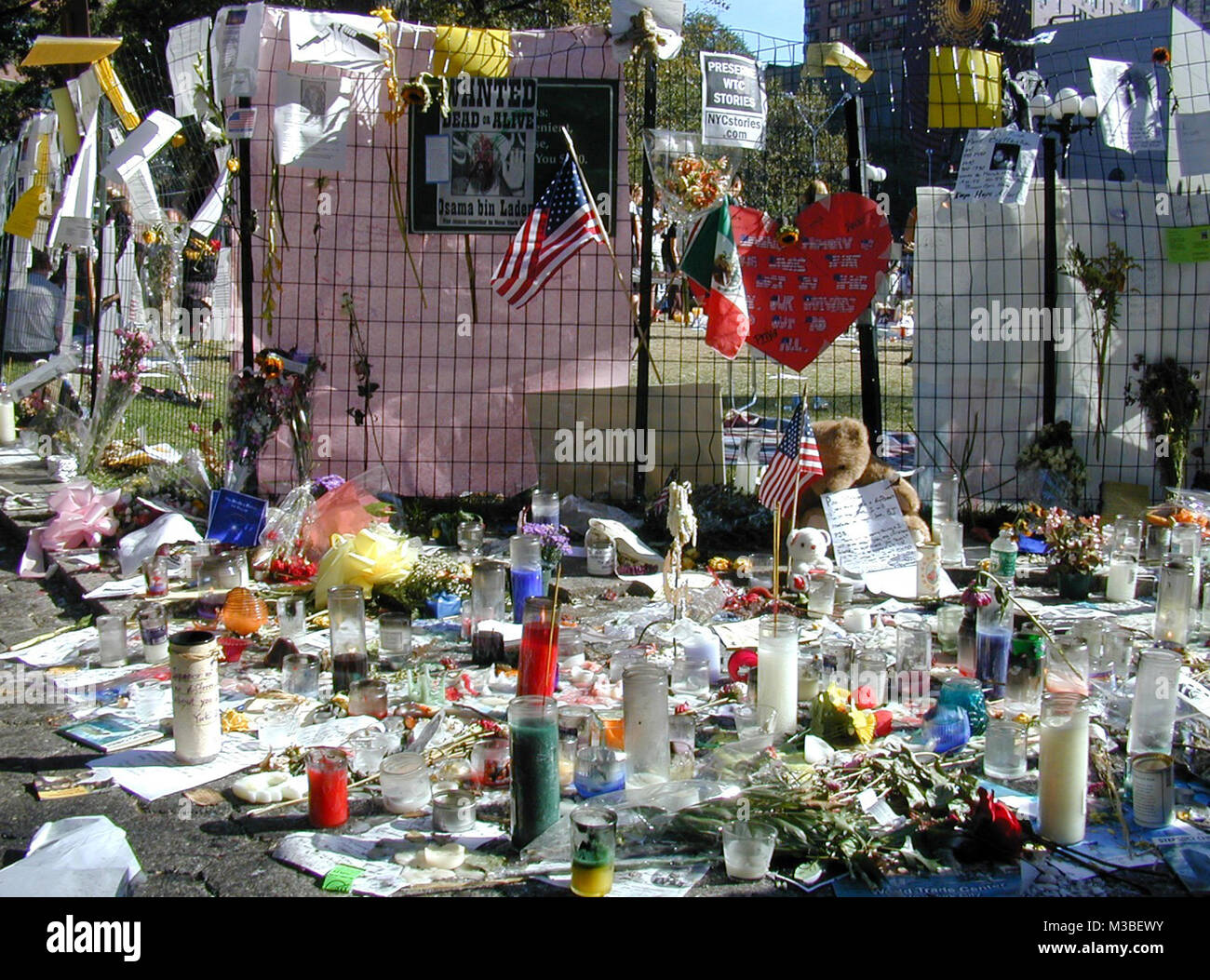 Credit: Walter McBride/MediaPunch UNION SQUARE PARK SEPTEMBER 19, 2001 ...