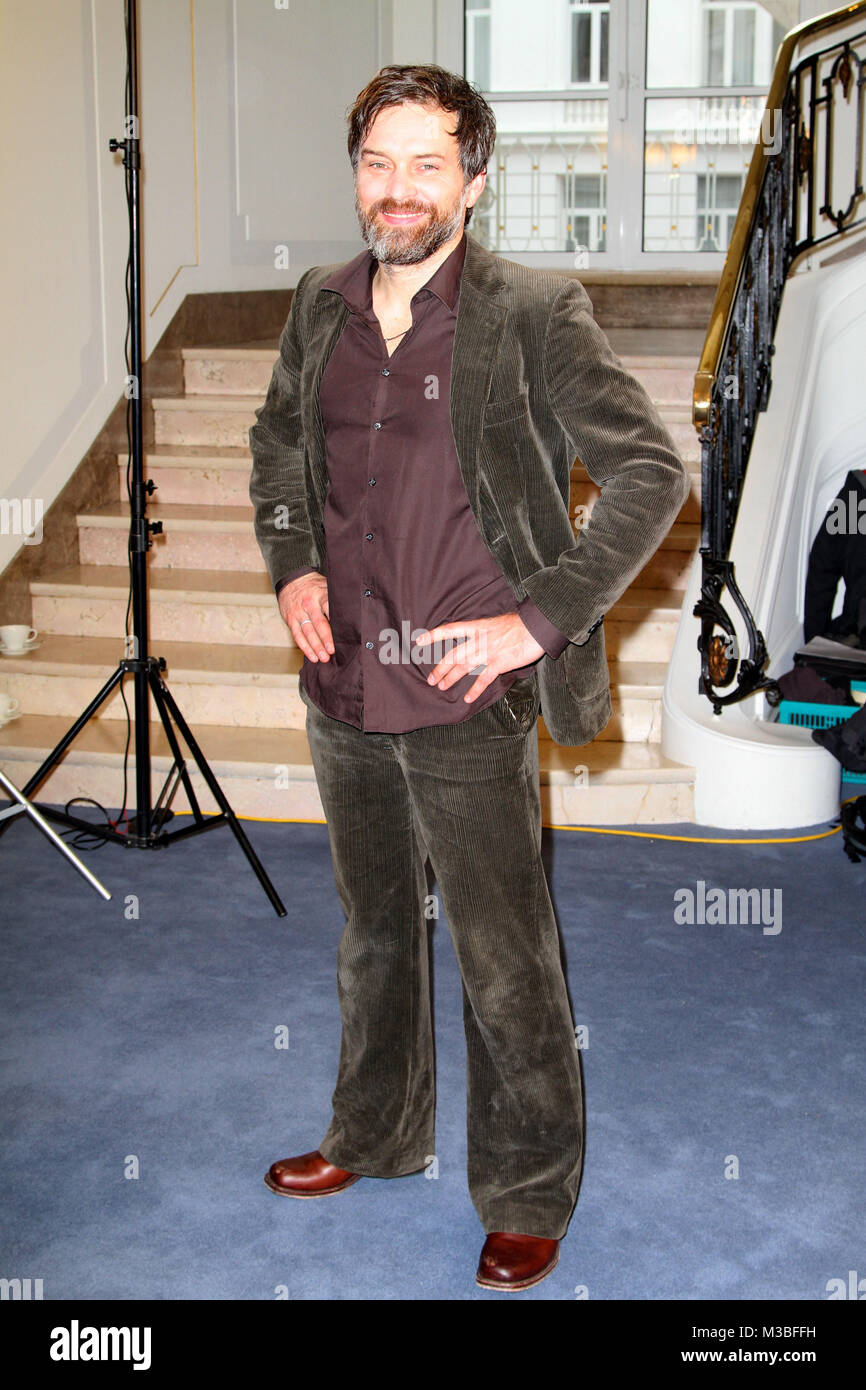 Ole puppe hi-res stock photography and images - Alamy