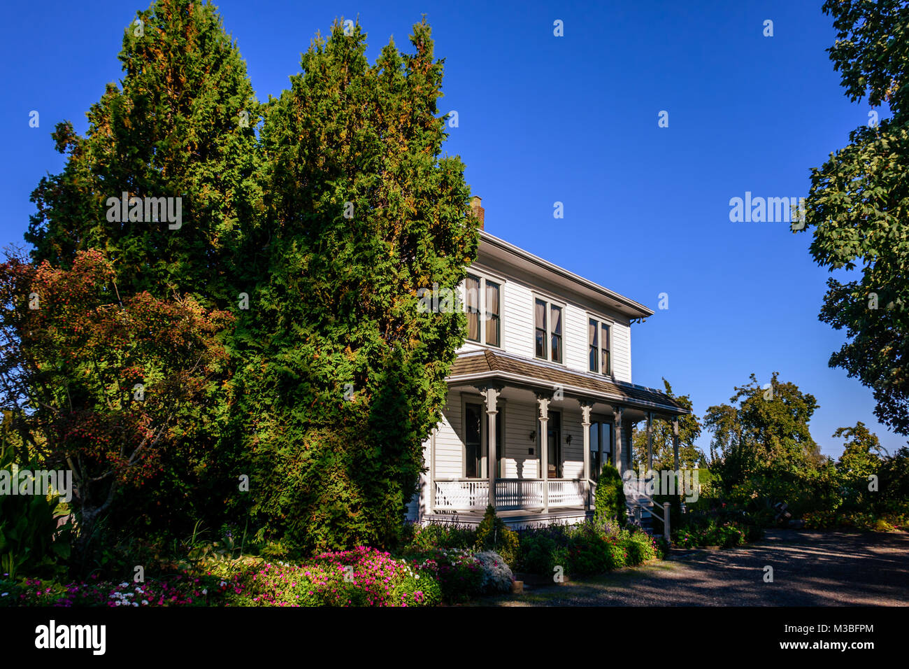 Private family home architecture hi-res stock photography and images ...