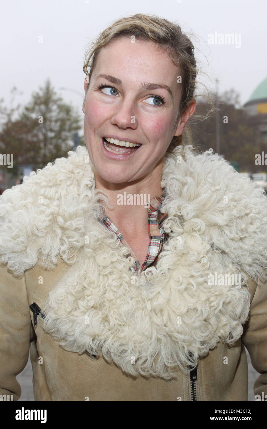 Zwei klassen hi-res stock photography and images - Alamy