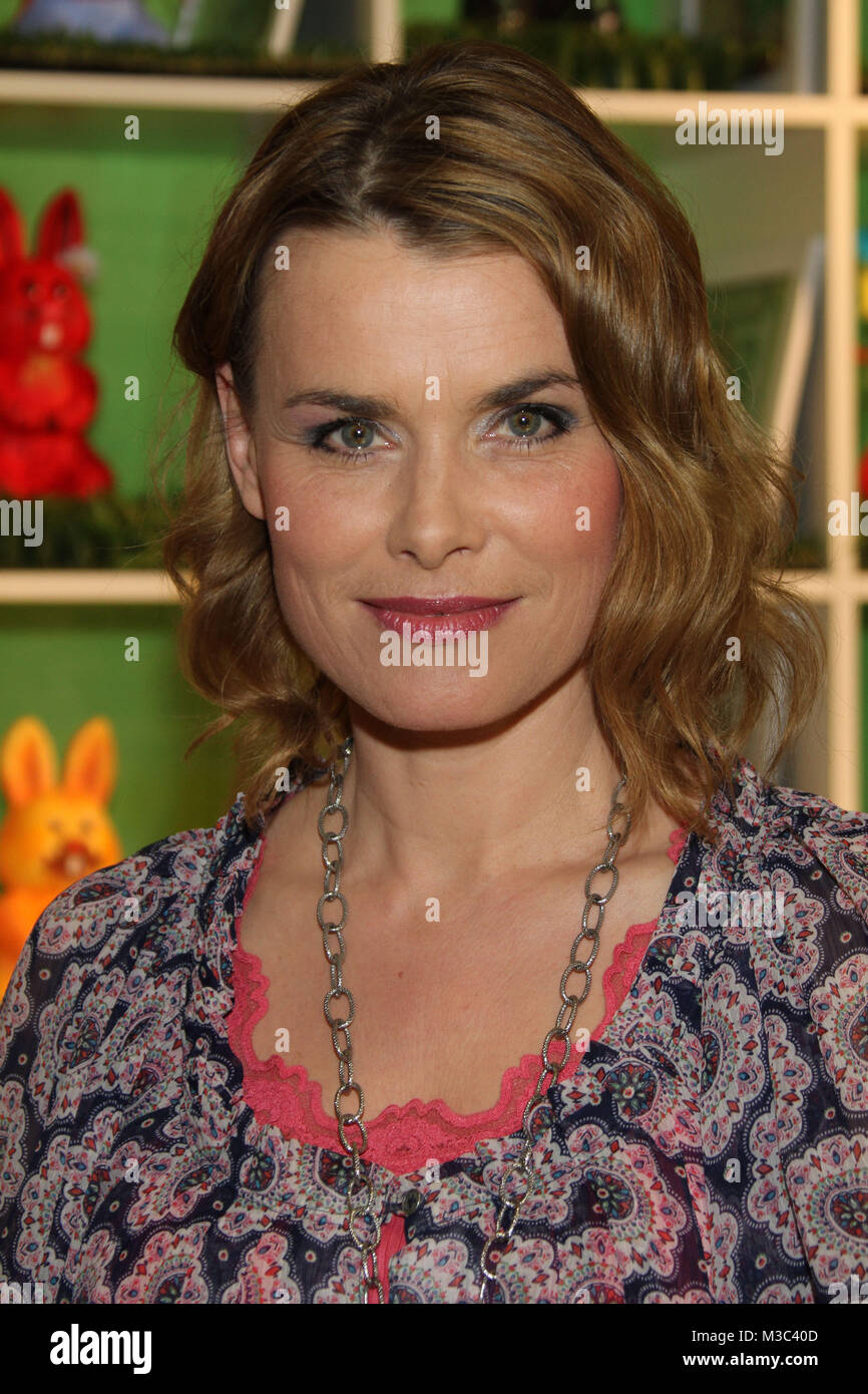 Andrea Luedke, Promis gestalten ein Charity Haeschen zugunsten "Ein ...