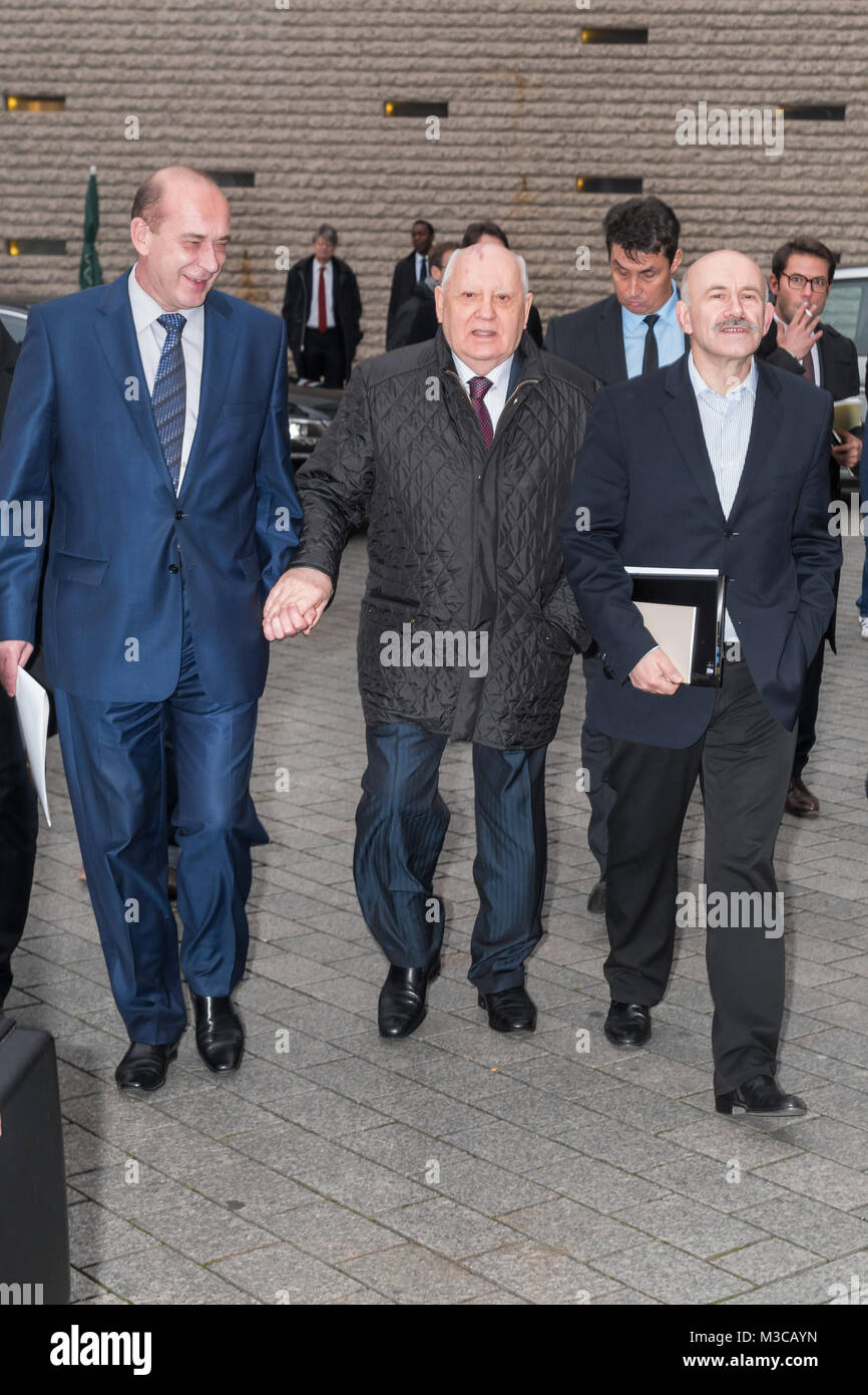 Sir rodric braithwaite hi-res stock photography and images - Alamy