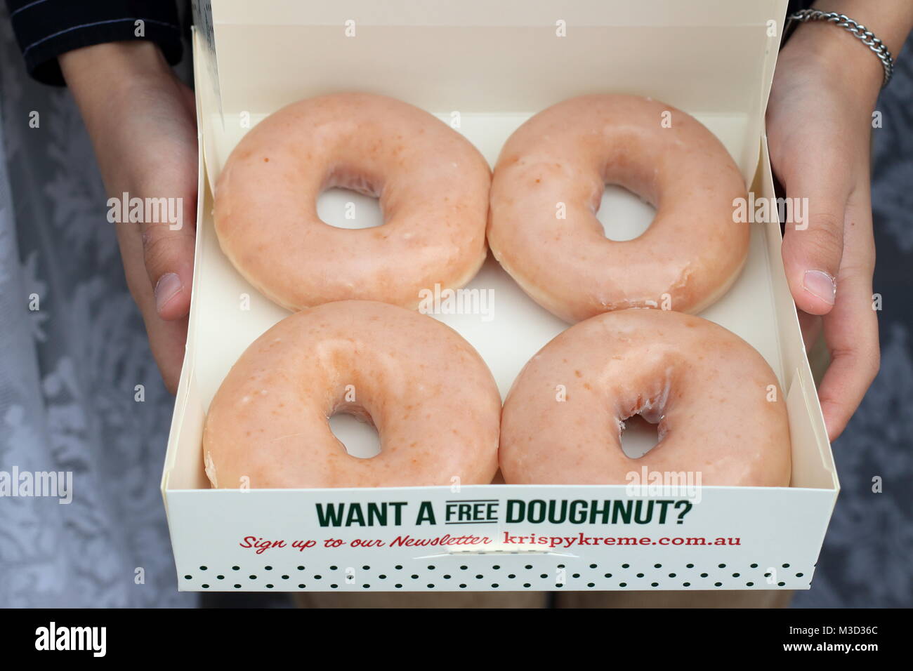 Krispy kreme box hi-res stock photography and images - Alamy