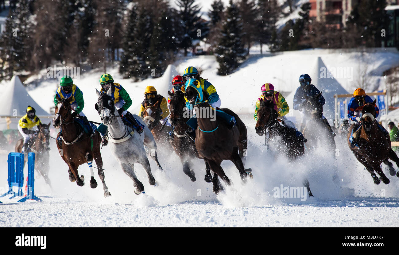 White turf hi-res stock photography and images - Alamy