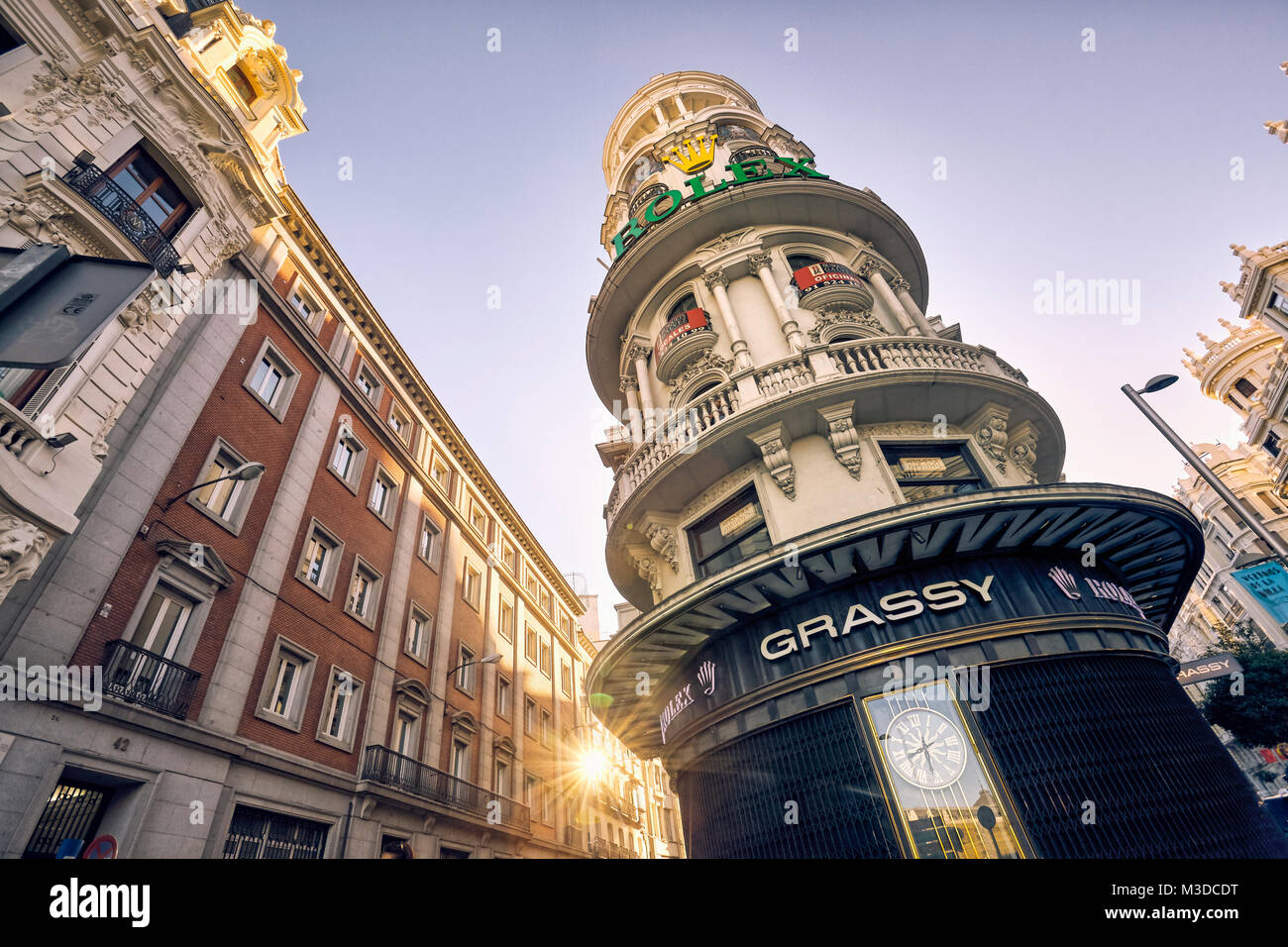 Grassy building gran via hi-res stock photography and images - Alamy