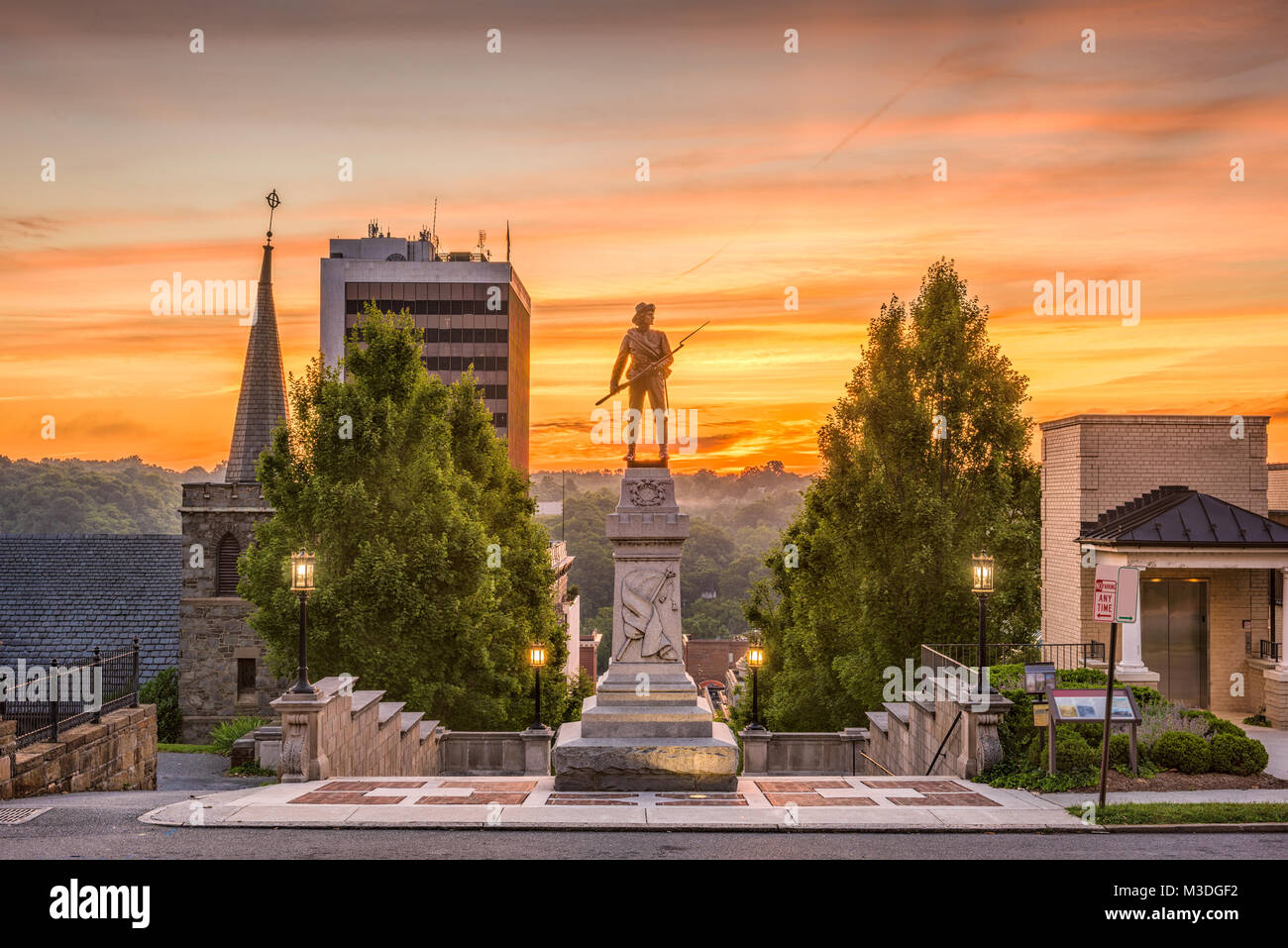 Lynchburg, Virginia, USA monuments and cityscape Stock Photo - Alamy