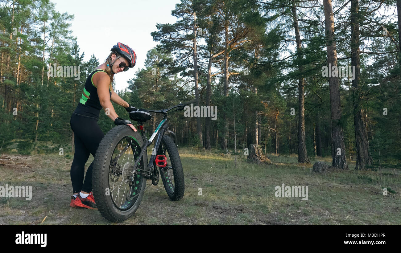 Fatbike race hi-res stock photography and images - Alamy