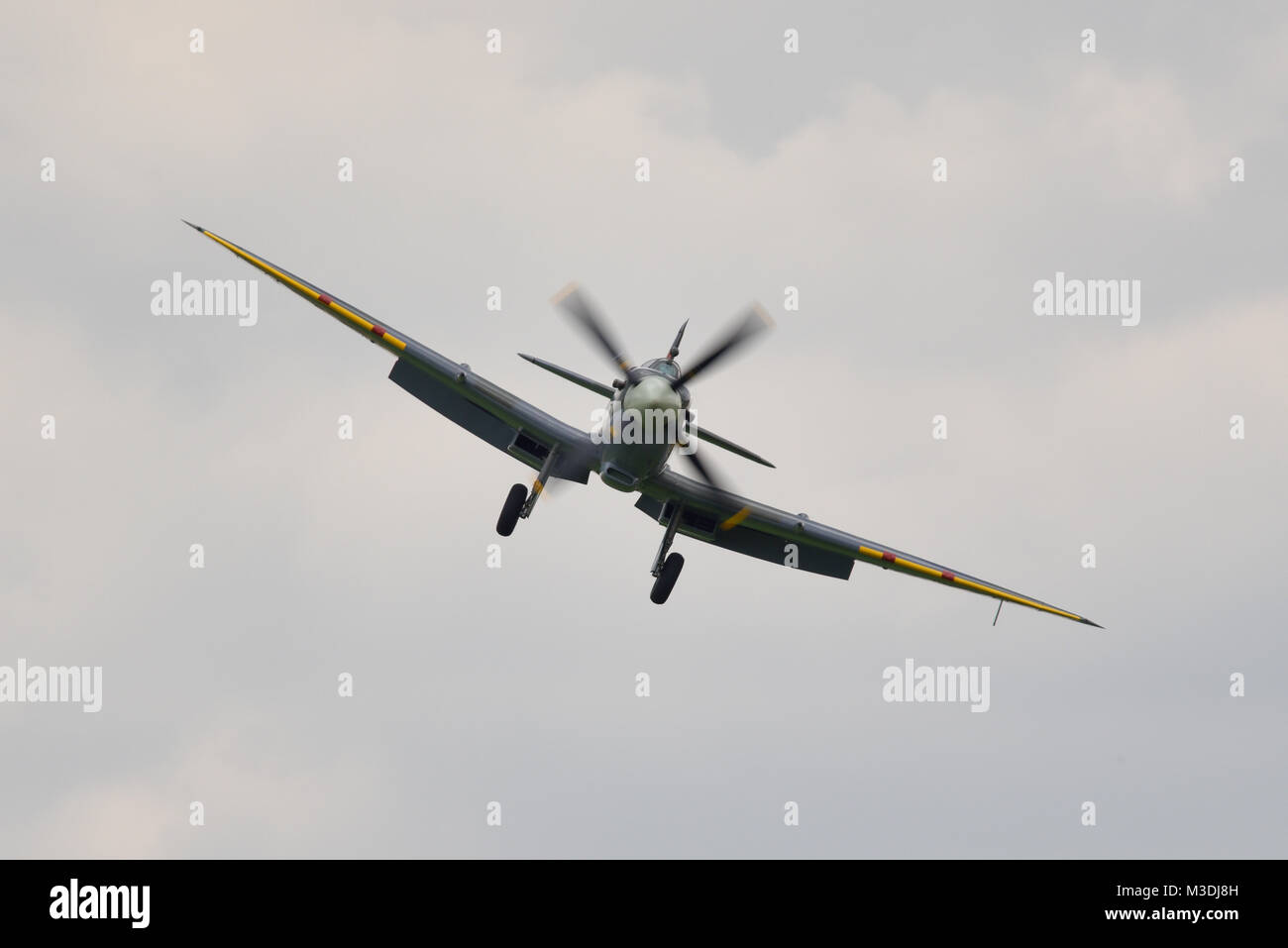 Landing flaps hi-res stock photography and images - Alamy
