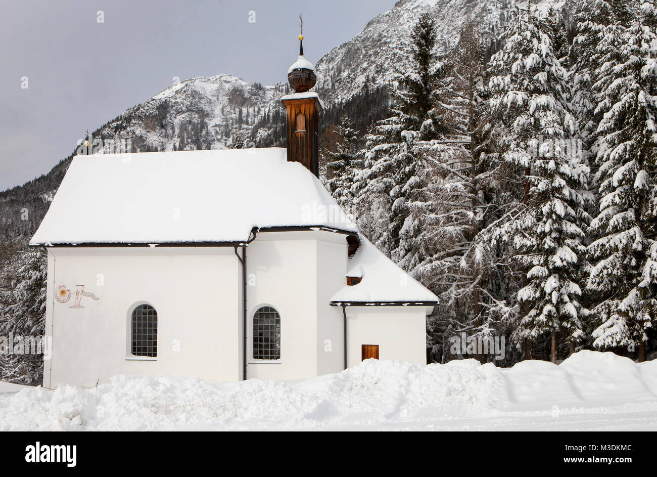 Traditional church in Austrian Alps Stock Photo - Alamy