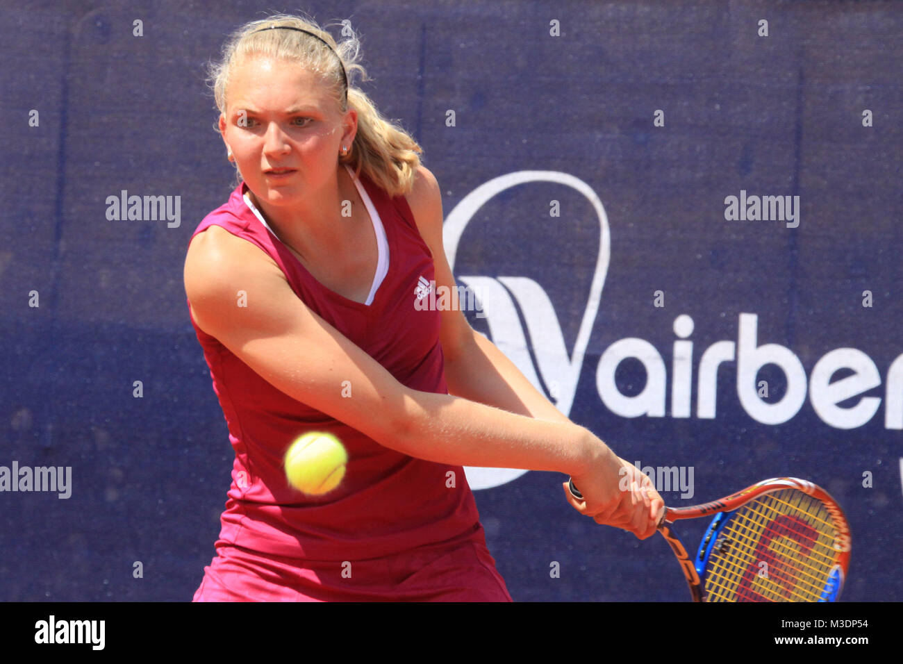 Nabel hi-res stock photography and images - Alamy