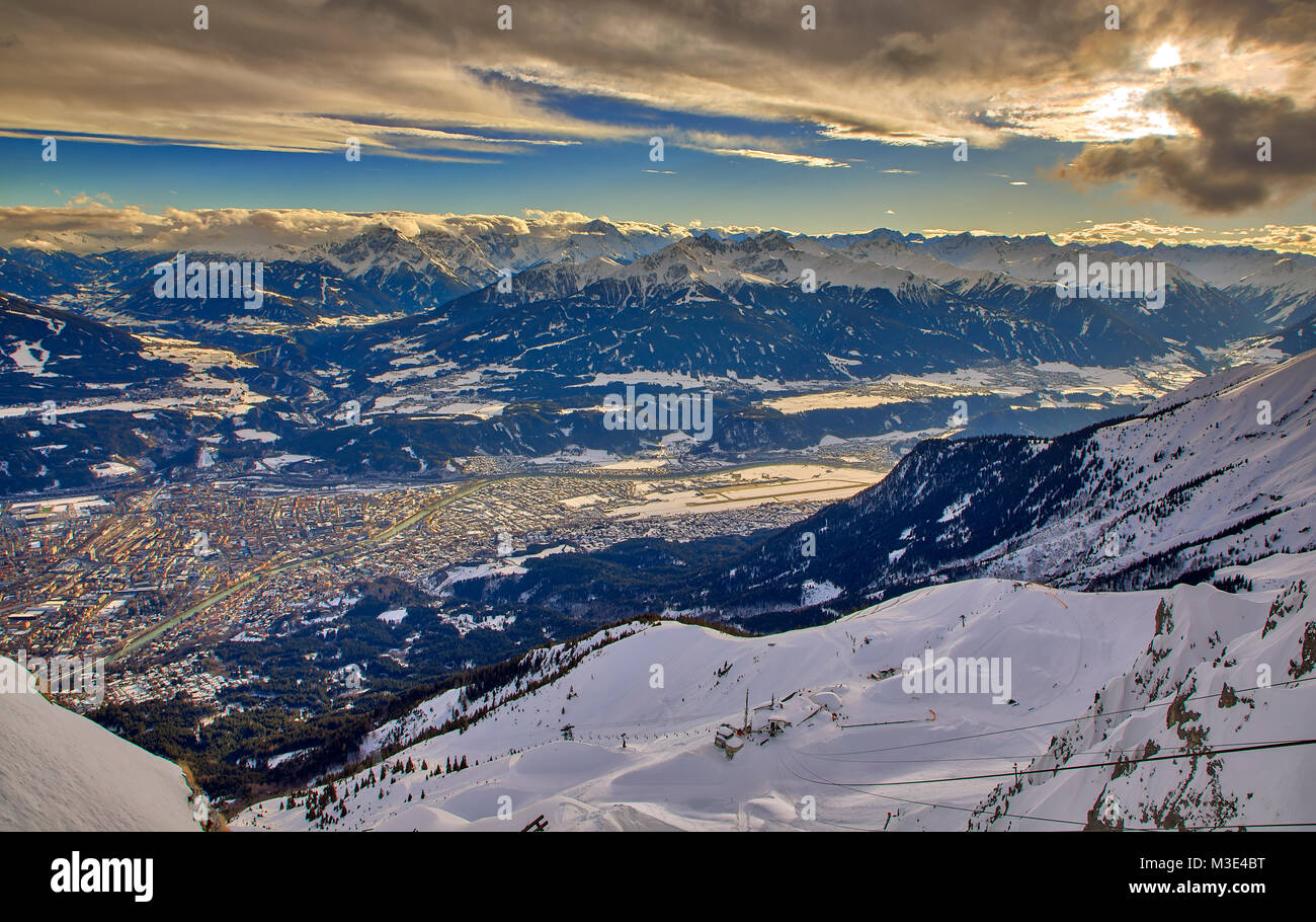 Hafelekar cable car hi-res stock photography and images - Alamy