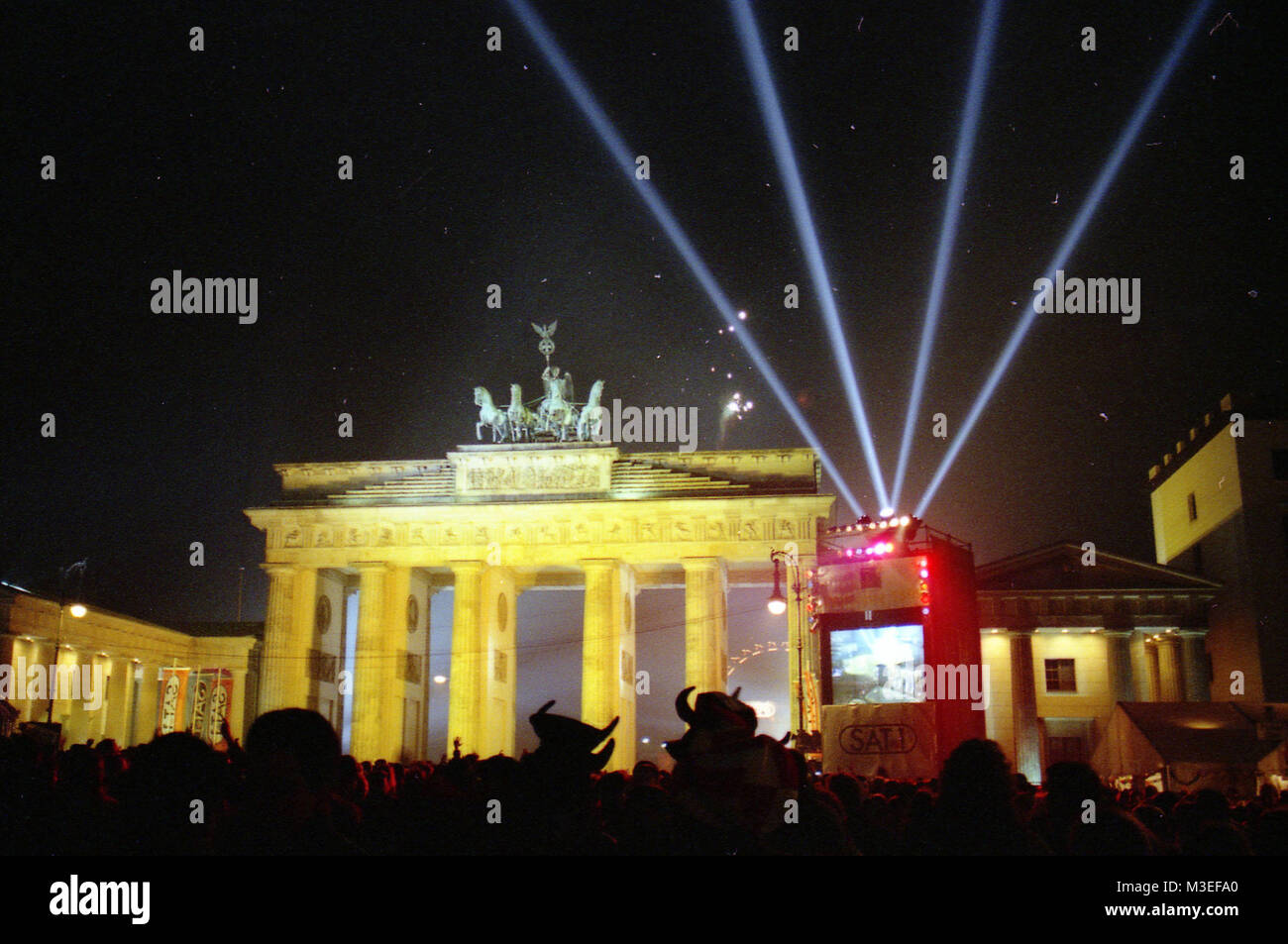 Das Brandenburger Tor in Berlin Stock Photo - Alamy