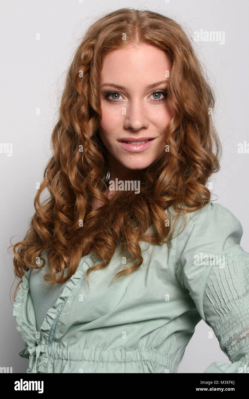 Sarah jung hi-res stock photography and images - Alamy