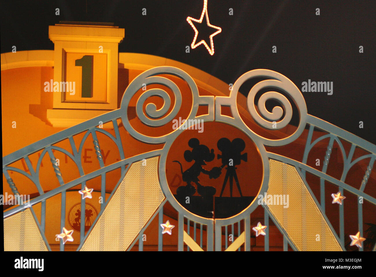 Disney 1992 hi-res stock photography and images - Alamy