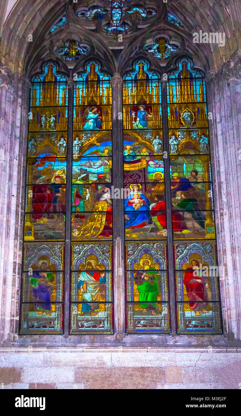 Inside Cologne Cathedral High Resolution Stock Photography and Images ...