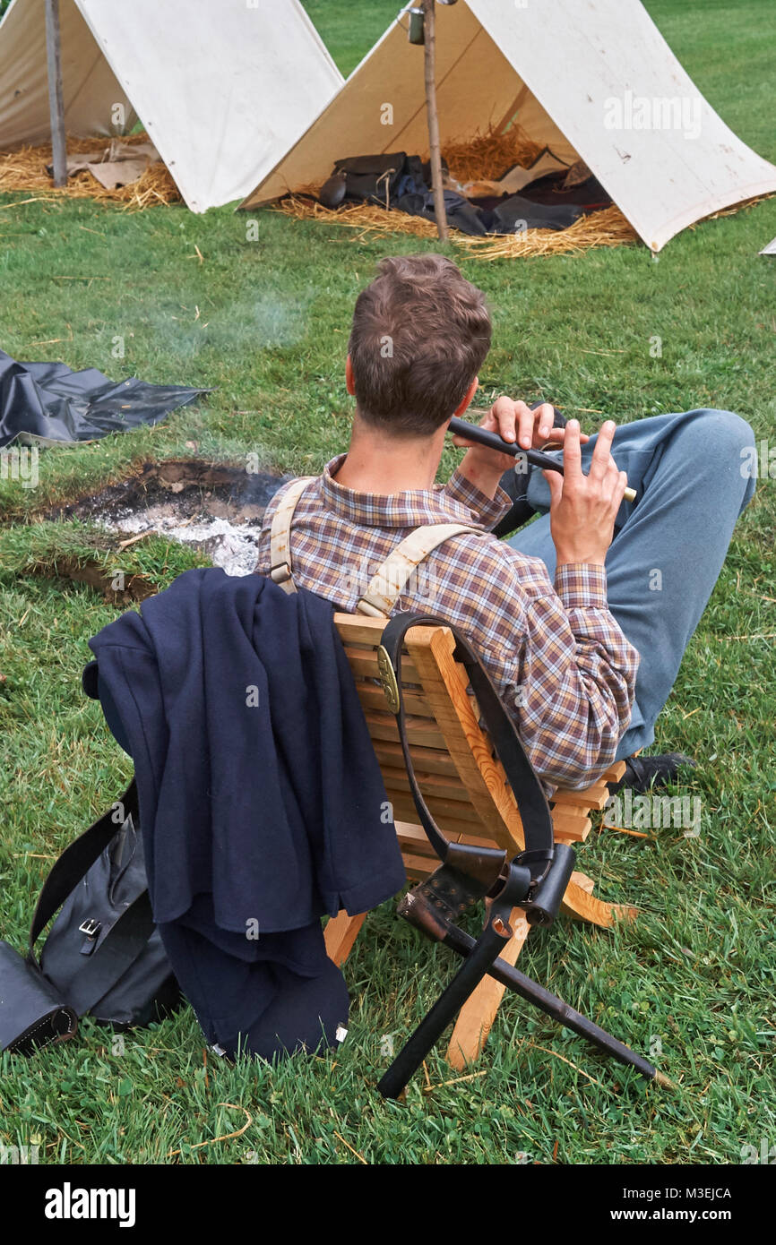 American Civil War Military bivouac and camp life re-enactment Stock ...
