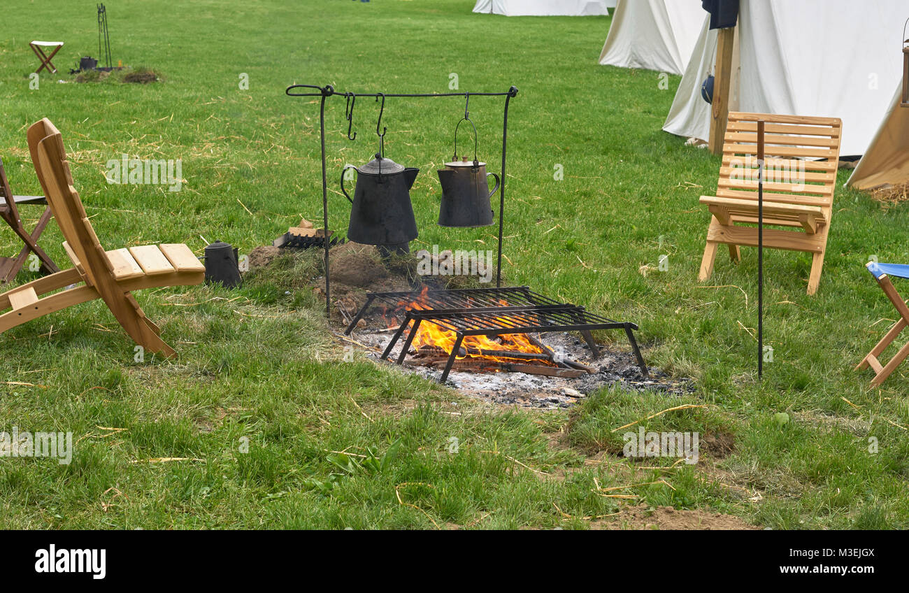 American Civil War Military bivouac and camp life re-enactment Stock ...