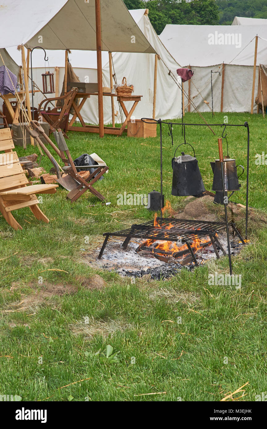 American Civil War Military bivouac and camp life re-enactment Stock ...