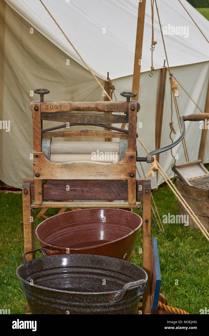 American Civil War Military bivouac and camp life re-enactment Stock ...