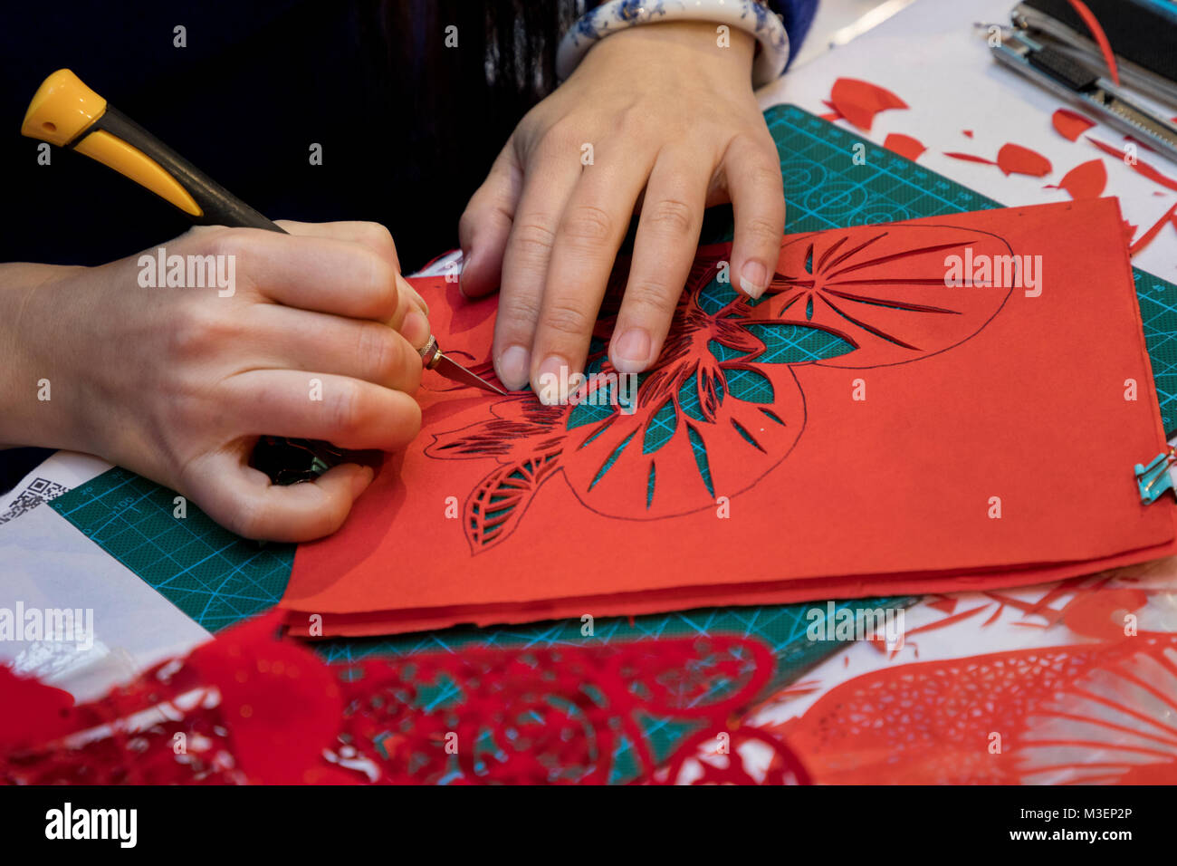 Traditional chinese paper cut art High Resolution Stock Photography and ...