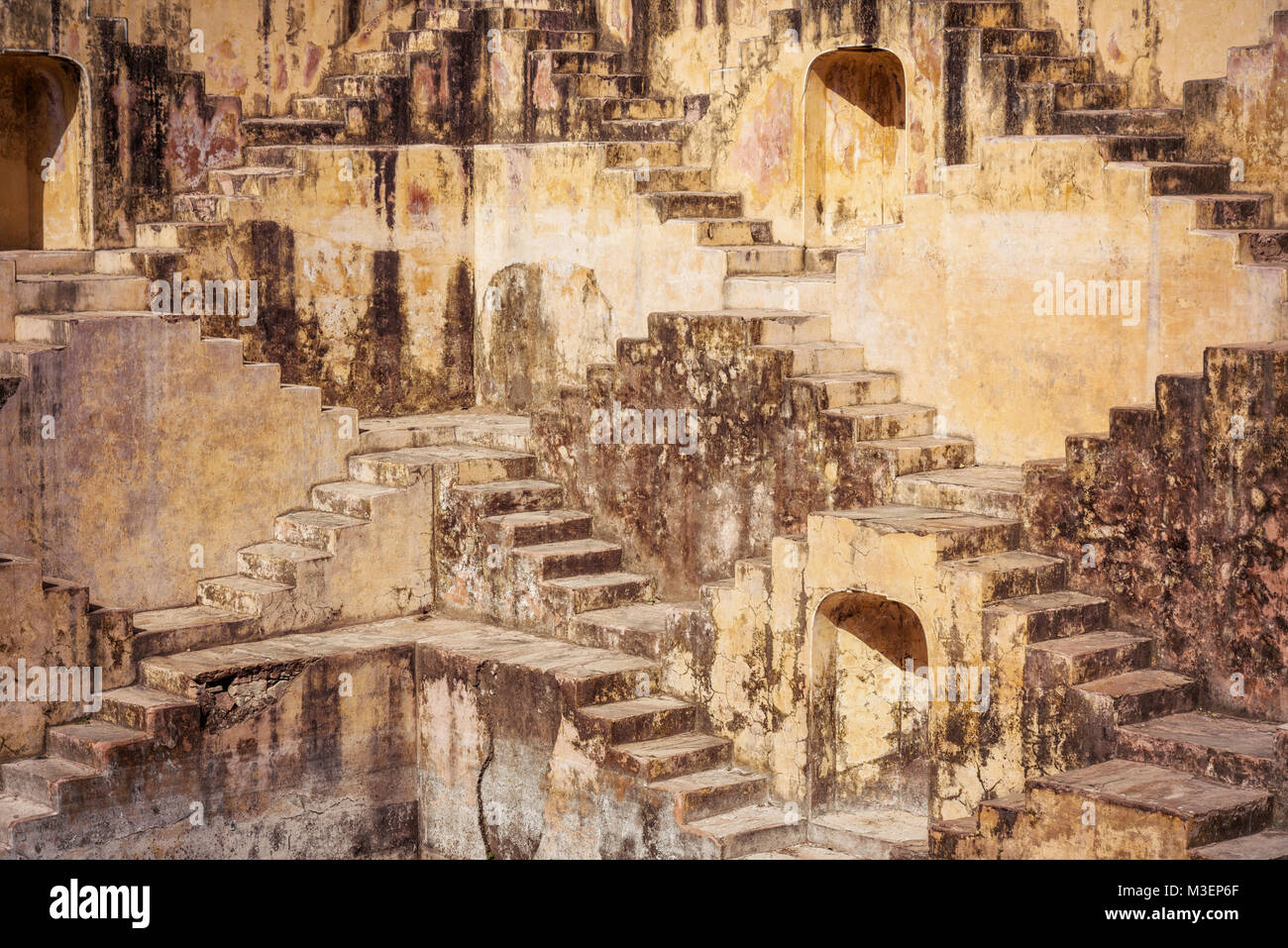 Step well jaipur hi-res stock photography and images - Alamy