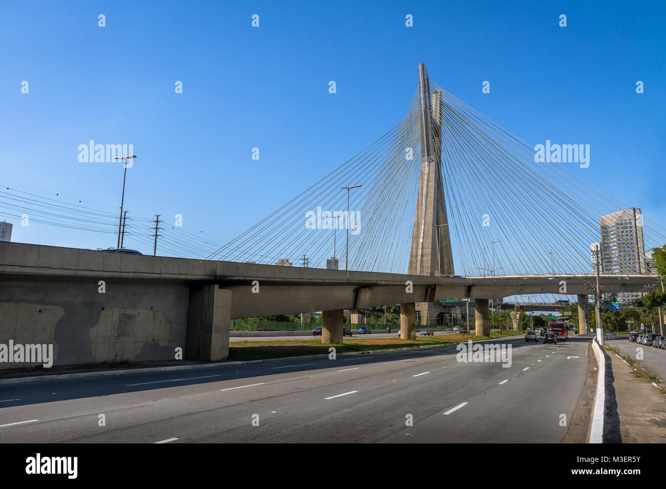São paulo brazil bridge hi-res stock photography and images - Alamy