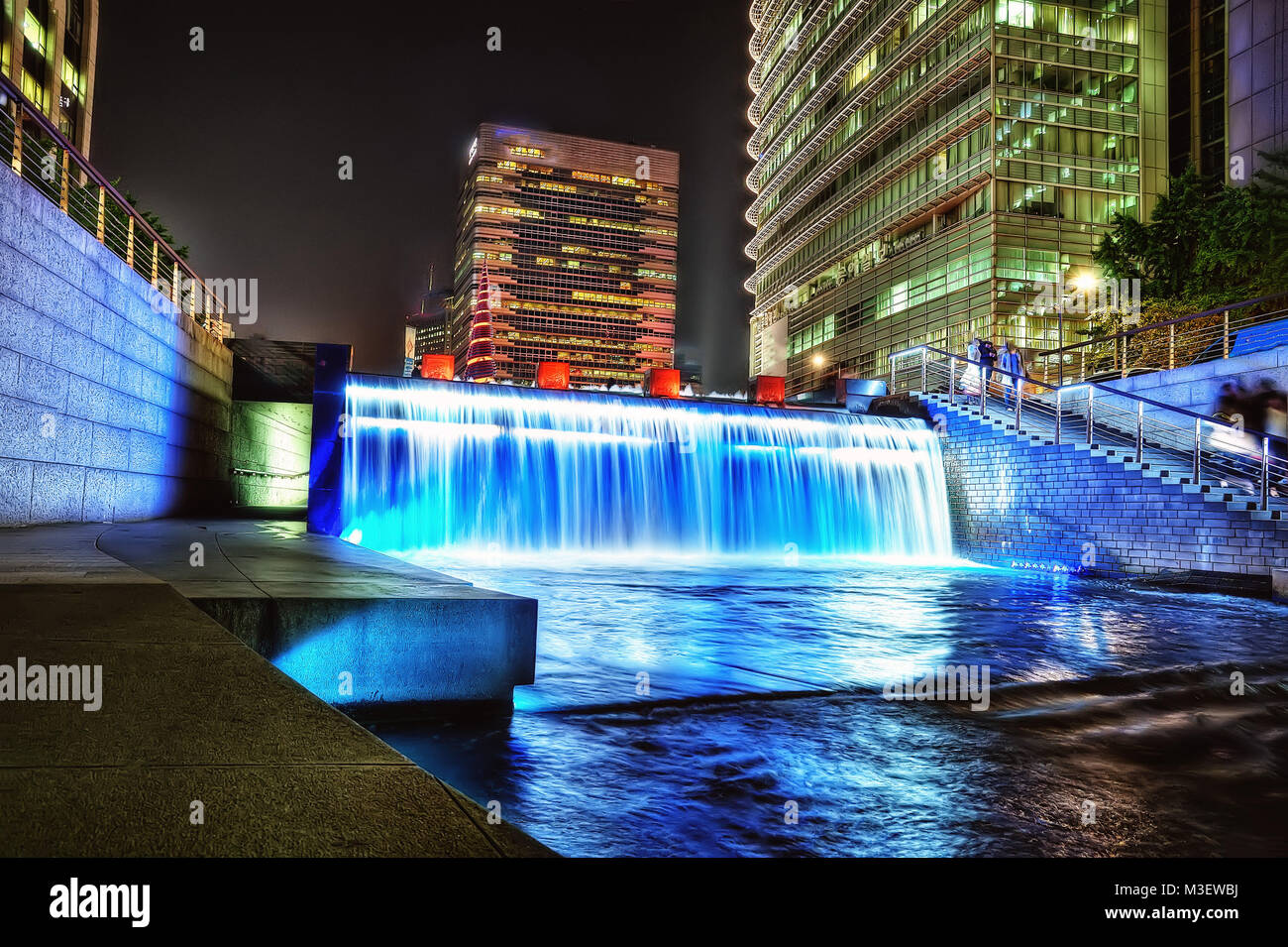 Cheonggyecheon river hi-res stock photography and images - Alamy
