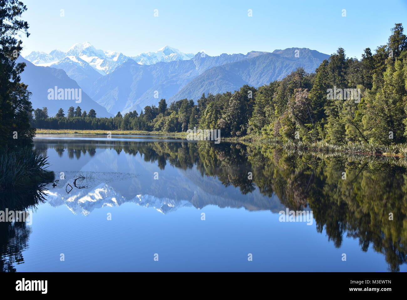 Lago matheson hi-res stock photography and images - Alamy