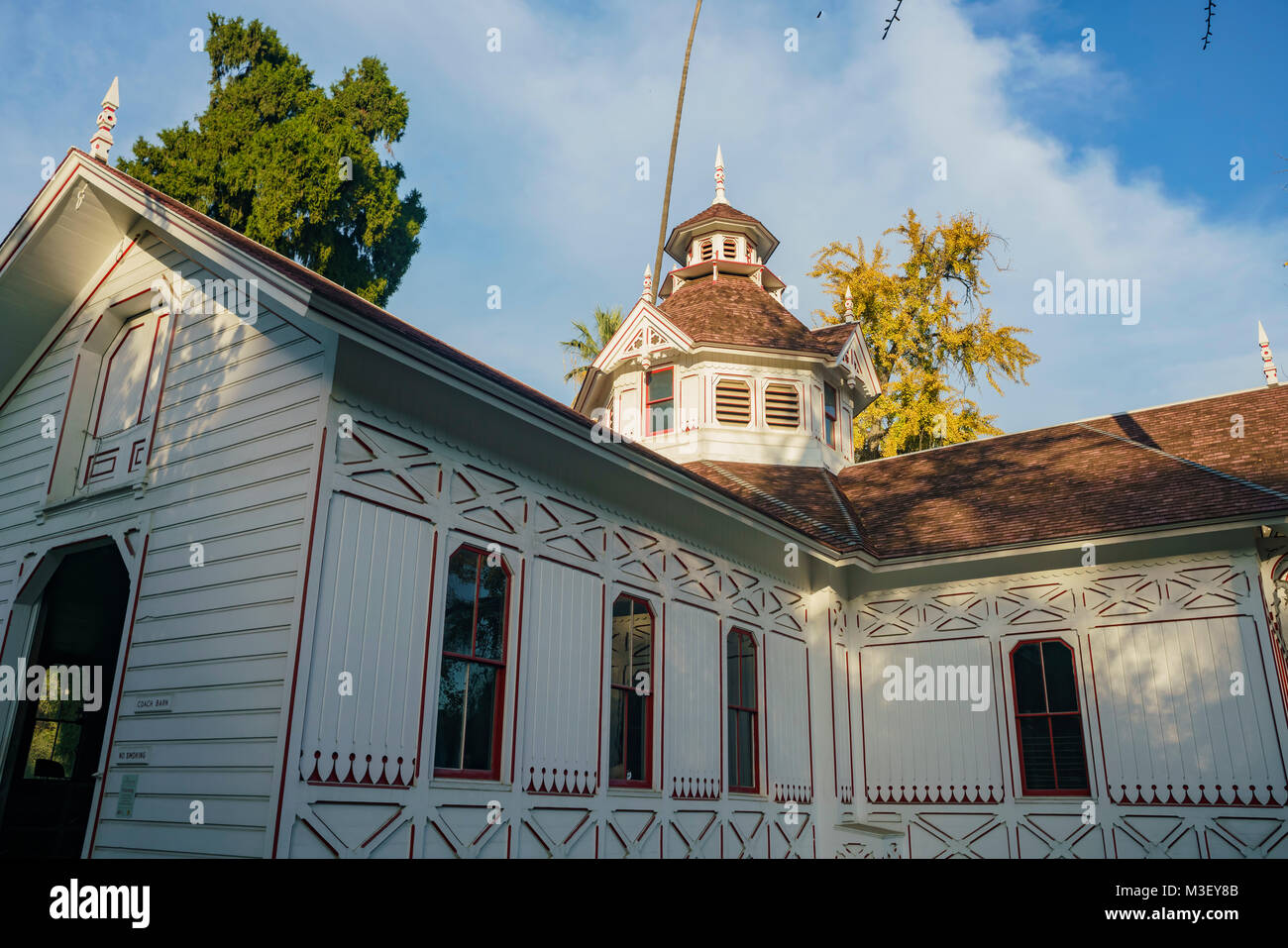 The beautiful Queen Anne Cottage at Los Angeles County Arboretum ...