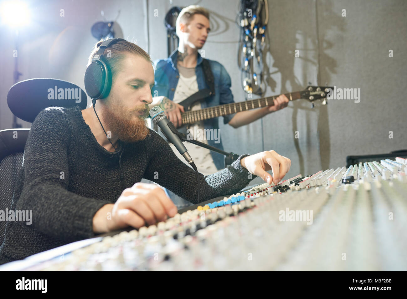 Engineer studio hi-res stock photography and images - Alamy