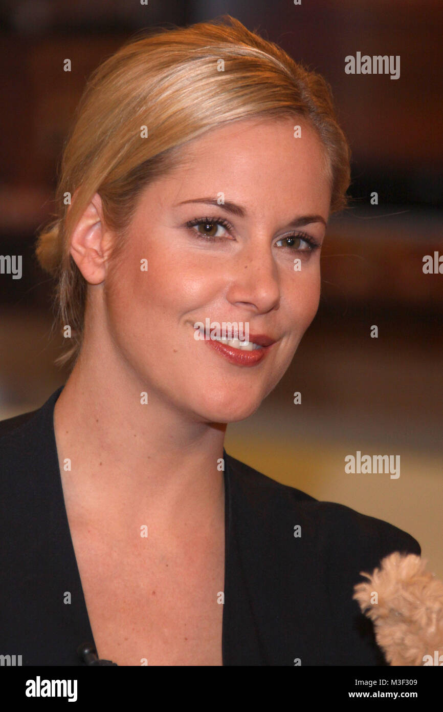 Anika decker hi-res stock photography and images - Alamy