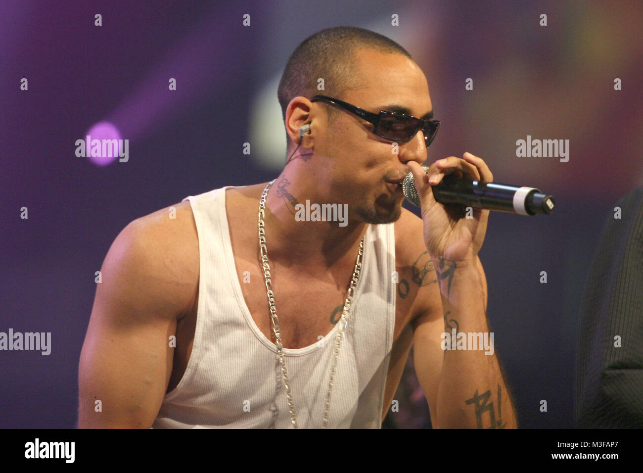 B tight hi-res stock photography and images - Alamy