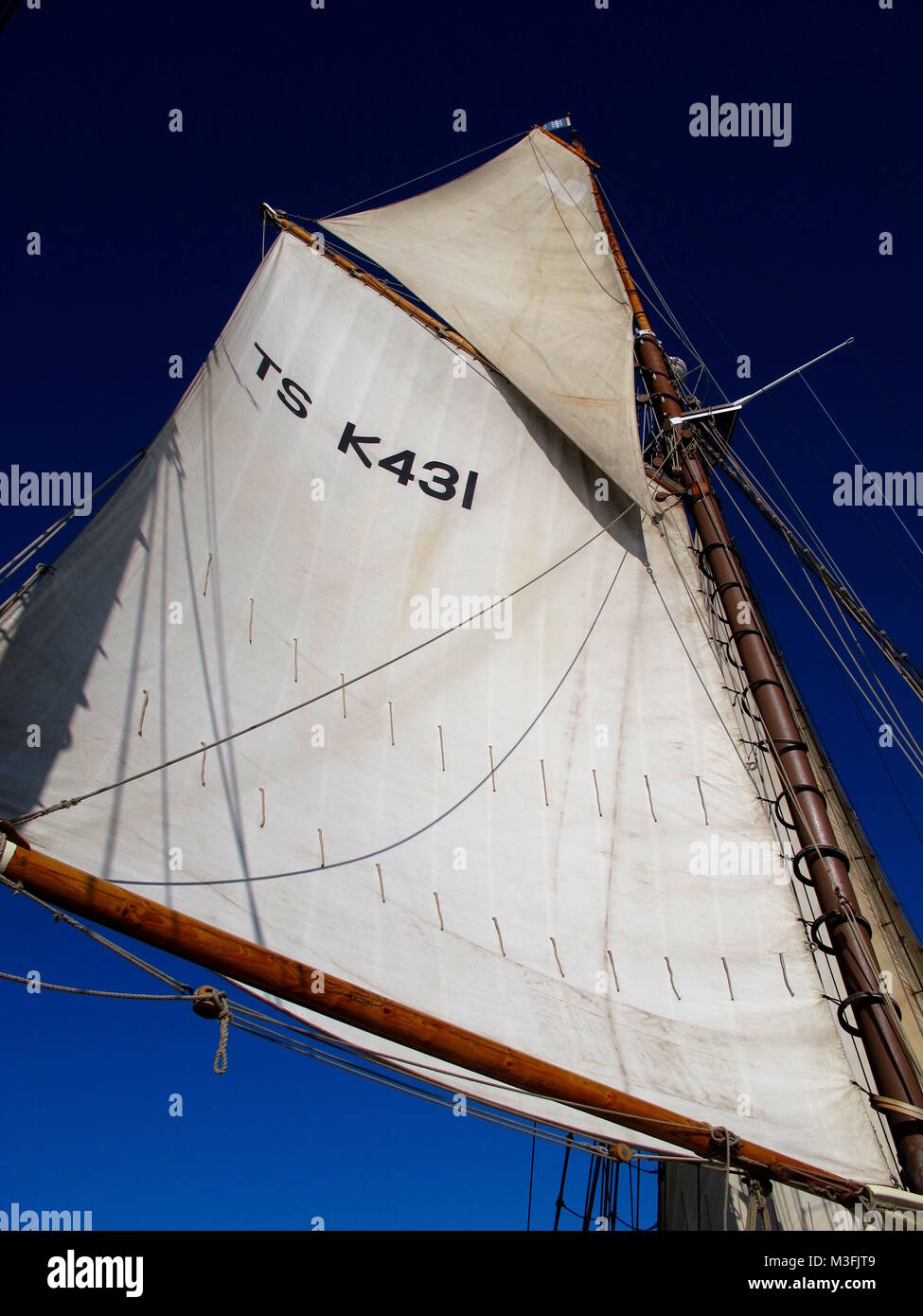 Mainmast of the ketch Queen Galadriel Stock Photo - Alamy