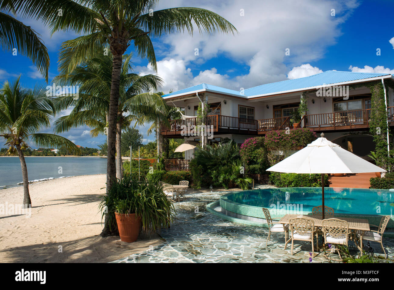 Rest by the pool hi-res stock photography and images - Alamy