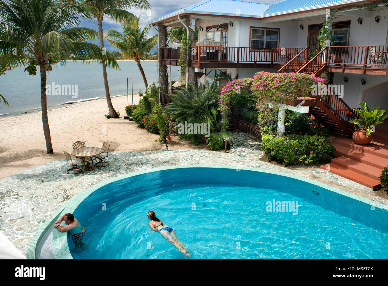 Villas at luxury hotel hi-res stock photography and images - Alamy