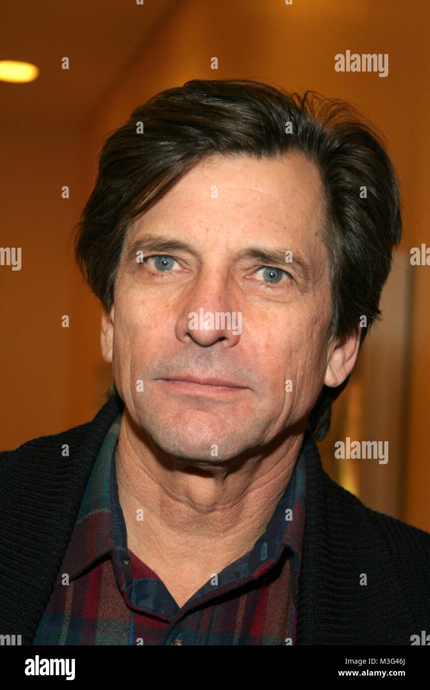 Dirk benedict hi-res stock photography and images - Alamy