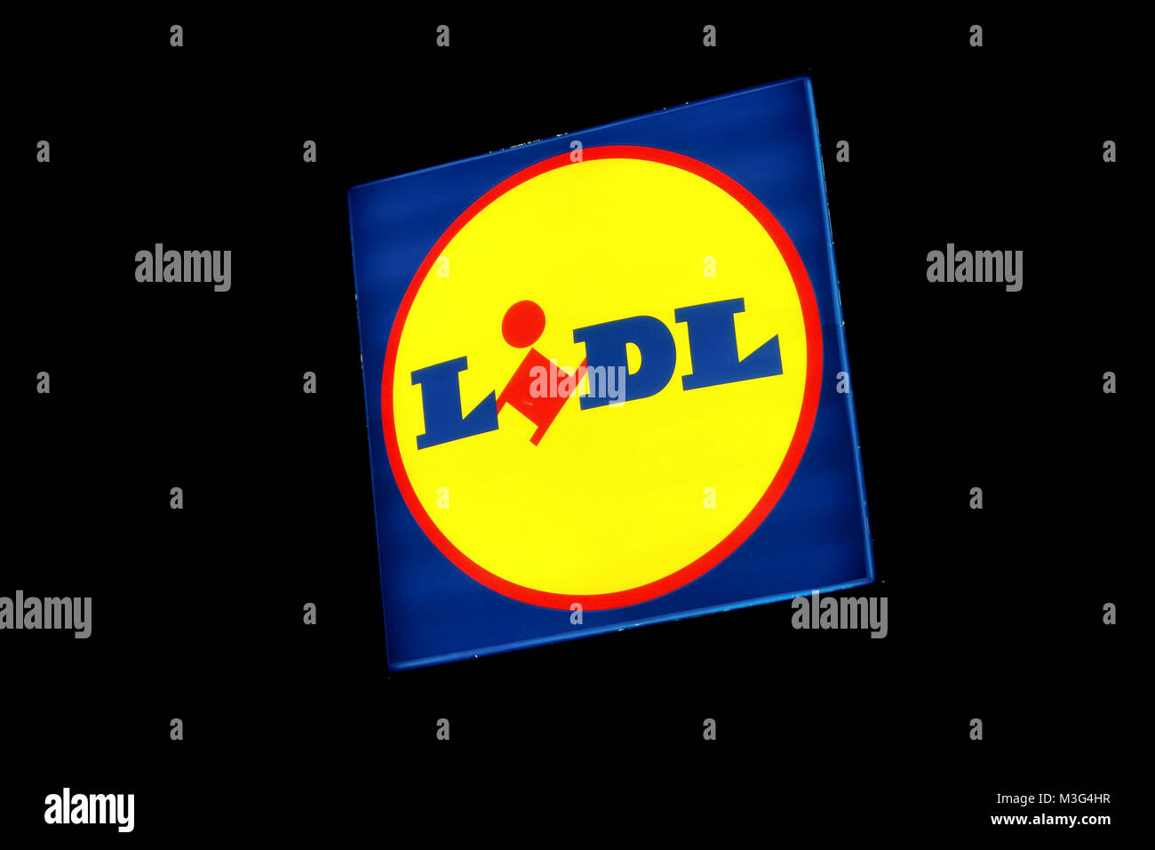 Lidl sign at night hi-res stock photography and images - Alamy